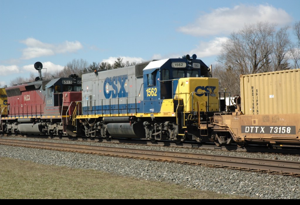 CSX 1562, West on CSX